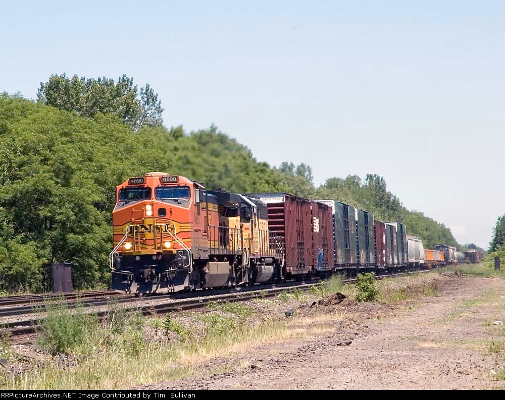 BNSF 4690